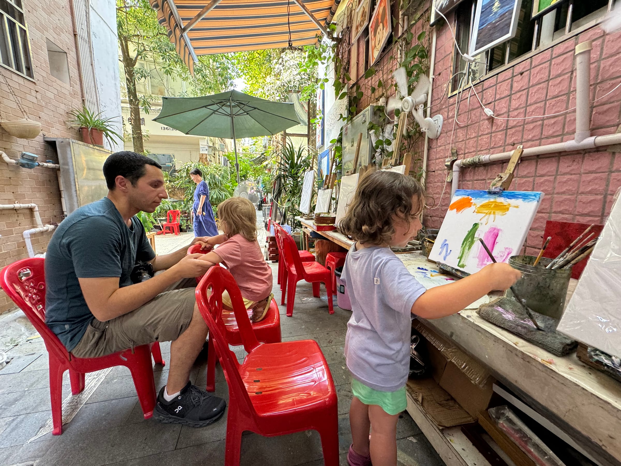 Exploring Dafen Oil Painting Village in Shenzhen