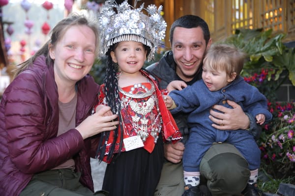 Guide to Renting Traditional Clothing in China